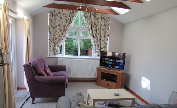 スペーシャス デタッチド バンガロー ウィズ アンプル パーキング - リンカンシャー