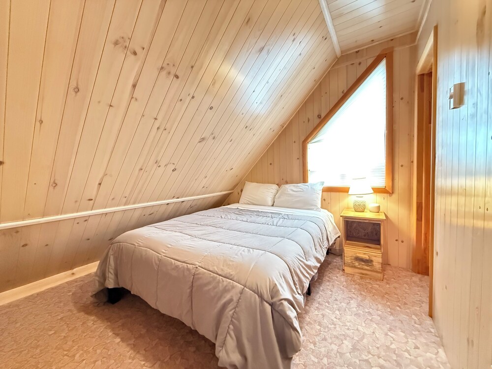 Evergreen Escape * Free Trash Disposal, 1bedroom, Sleeps 3 Wifi, Bbq Grill- 35 Mins To Yellowstone - Island Park, ID