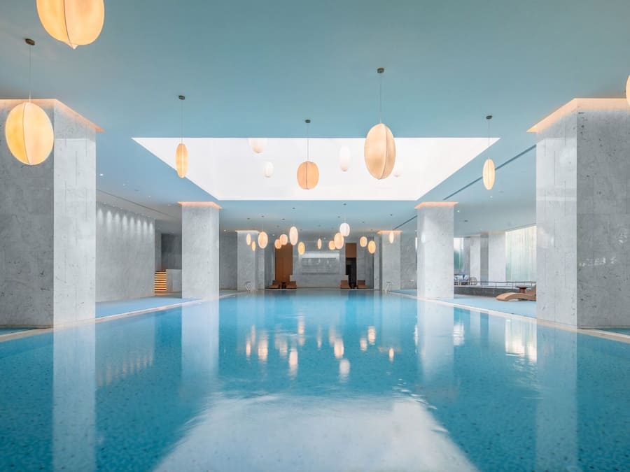 Piscina interior, da(s) 8:30 à(s) 22:00, espreguiçadeiras