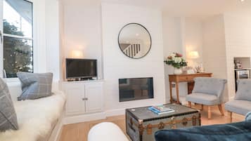 3 quartos, individualmente decorados, individualmente mobiliados