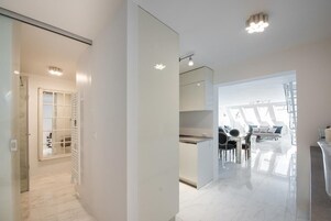 Penthouse Deluxe | Casa de banho | Artigos de higiene pessoal grátis, um secador de cabelo 