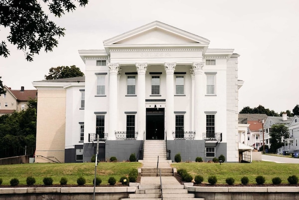 Hotel Callista - Norwich, CT