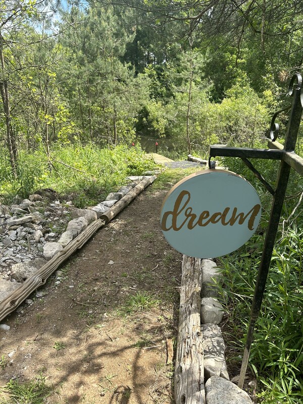 Dreamers Writing Farm - Ontario