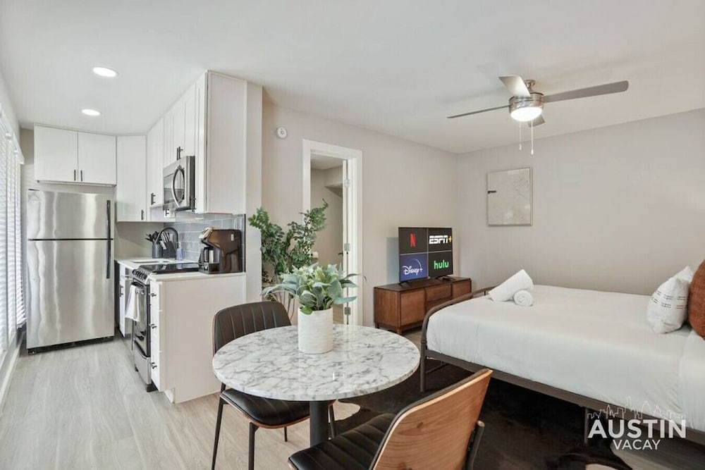 Explore Austin Life | Studio Near Guadalupe St - Austin, TX