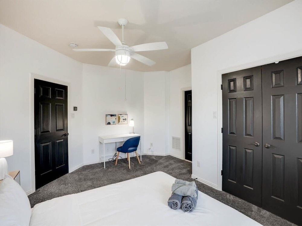 Clearview Castle - Pool*, Jacuzzi, Lake View - Grapevine, TX