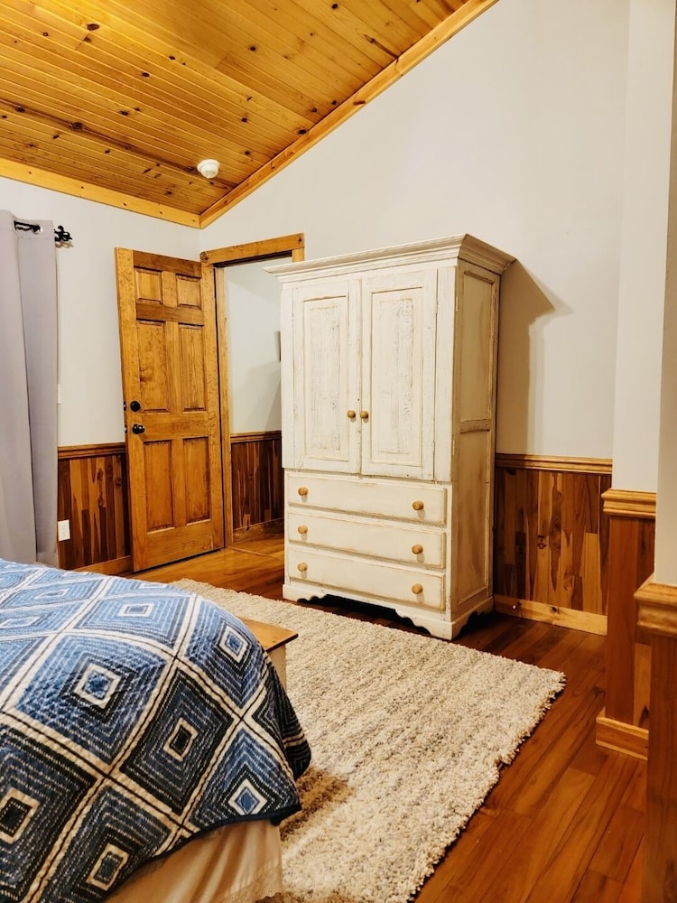 Mountain Cabin 1 With Sauna - Elkins, WV