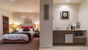 Suite-Estúdio de Luxo, 1 cama queen-size, varanda, vista para o jardim | Vista da varanda