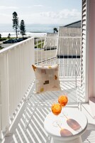 Suíte, sacada (Oceanside) | Terraço/pátio