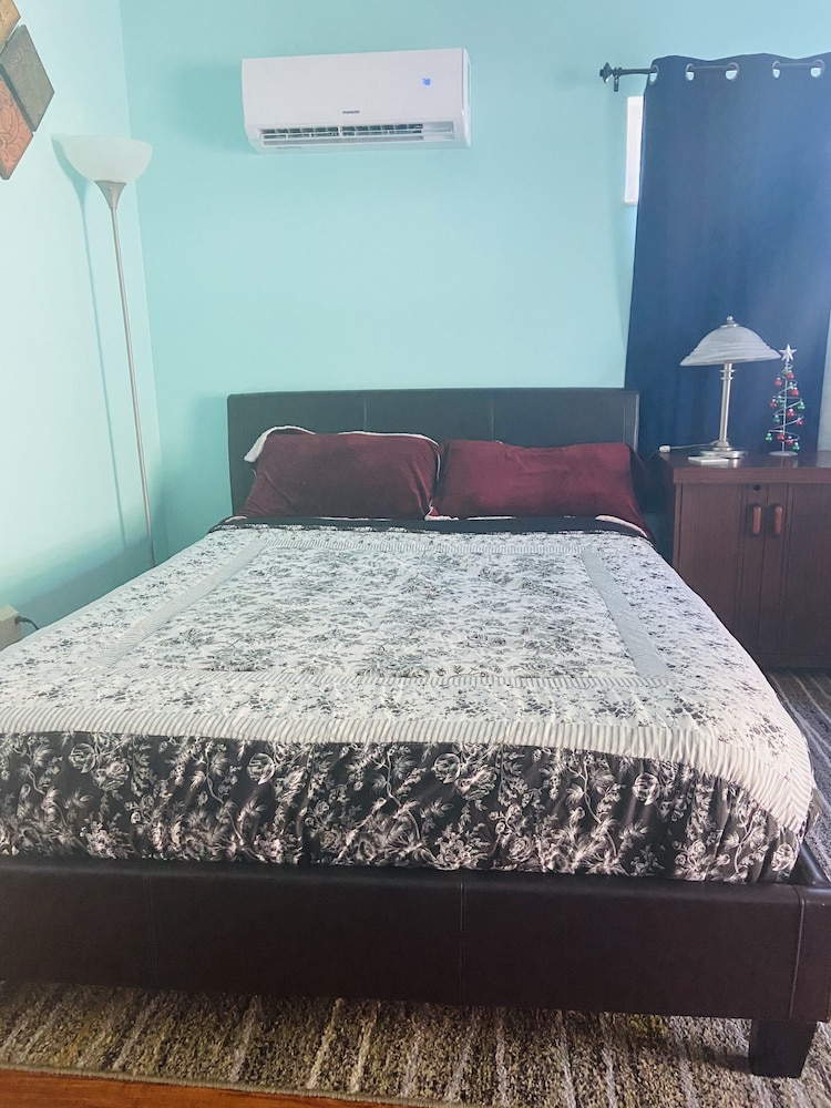 Private Room Centrally Located In Melbourne - Melbourne Beach, FL