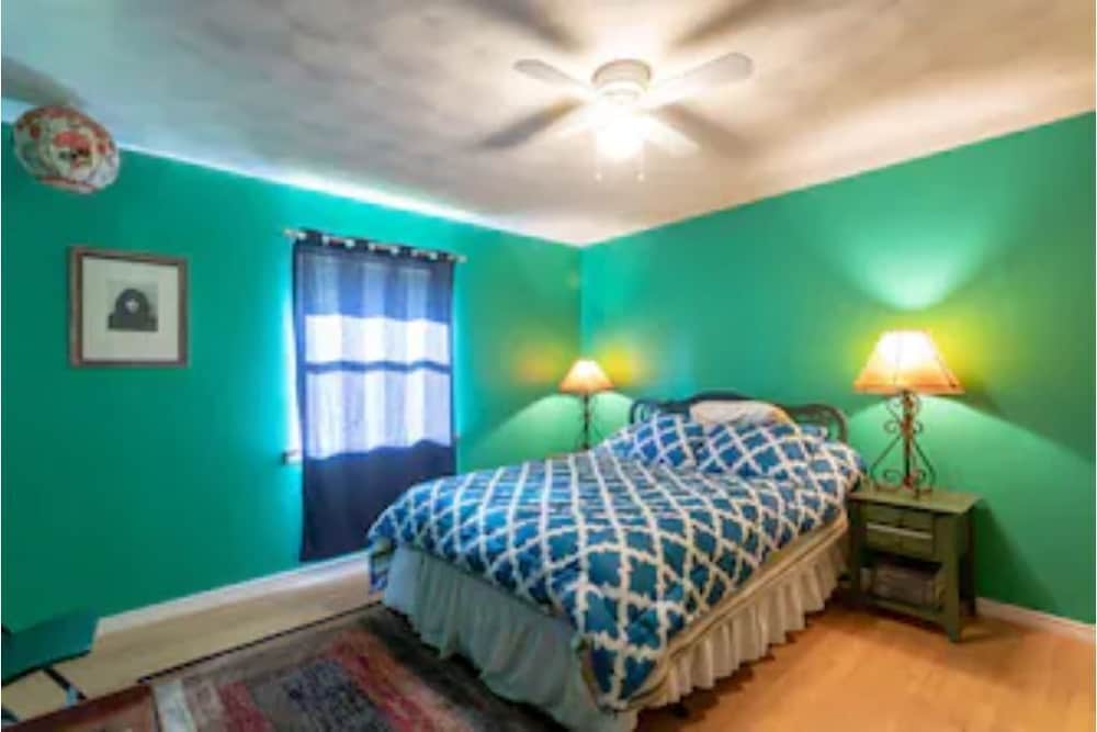 Charming East Dallas Home - Dallas, TX