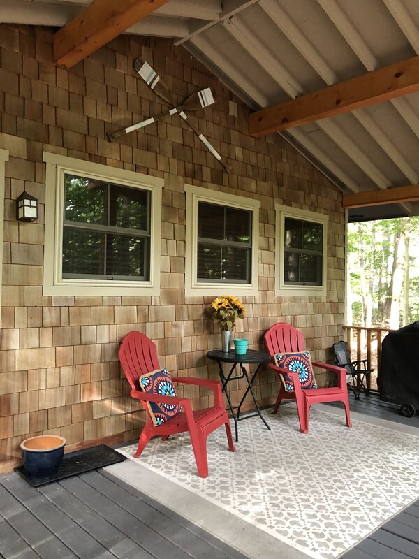 Quaint Little Bungalow In The Lake Naomi Community - Pocono Lake