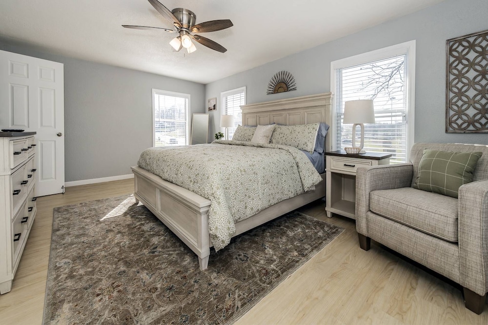 Updated Maryville Family Home | Historic District | In Town Near National Park - Maryville, TN