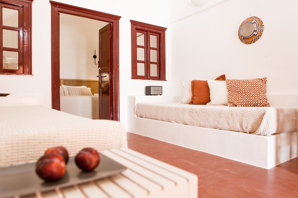 Terracotta Cave House (1) - Oia