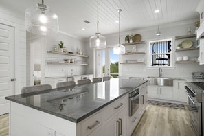 Casa, várias camas | Cozinha privada | Um forno 