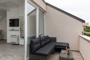 Apartamento (Two Bedroom apartment with Balcony) | Sacada