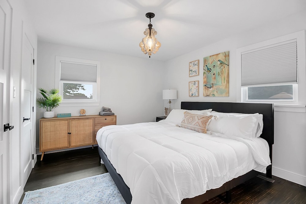 3 Bdr Cottage W/pool & Hot Tub-close To Marina & Golf Course - Lakeshore
