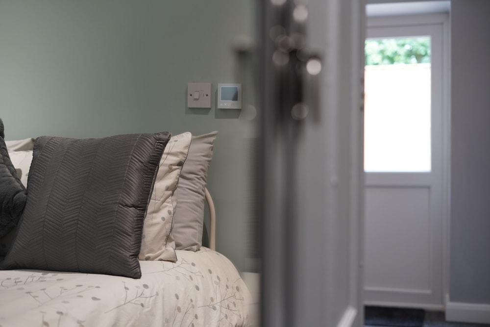 Stunning 2-bedroom Log Cabin - Preston