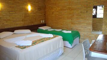 Quarto Triplo Standard | Wi-fi grátis, roupa de cama fornecida