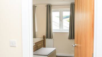 2 quartos, com decoração personalizada, com mobília individualizada