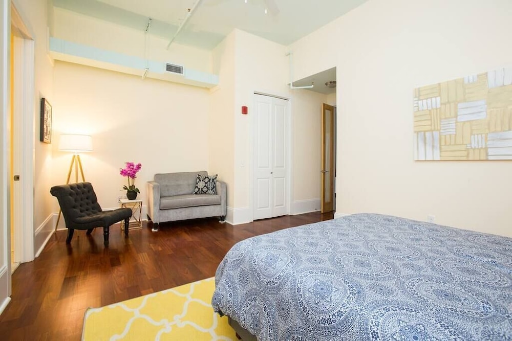 Downtown, Fq, Convention Area Condo With Balcony - New Orleans, LA