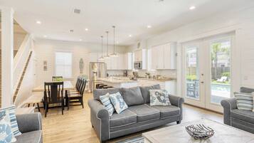 Casa (Multiple Bedrooms) | Interior