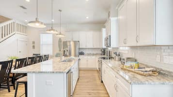 Casa (Multiple Bedrooms) | Interior