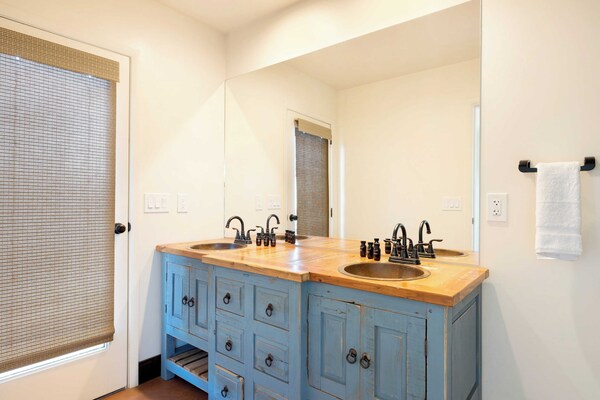 Sleeps 20! Architectural Mansion W/ Pool, Indoor Tennis Court, Game Room Starlight Estate By Avantstay - Joshua Tree National Park