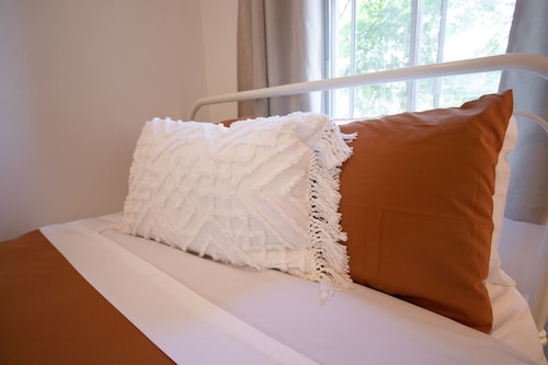 Africa✦legalairbnb✦st-laurent✦selfcheckin✦plateau - Laval, Quebec, Canadà