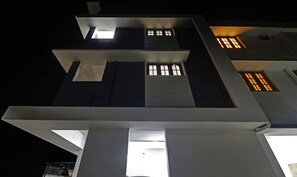 Entrada do alojamento