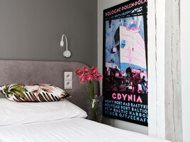 Quarto Quádruplo Familiar (vaulted ceiling) | Secretária, secretária adequada para computadores portáteis 