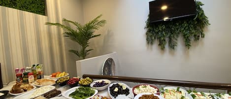 Pequeno-almoço tipo buffet diário incluído