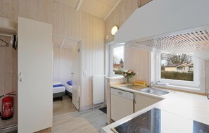 Casa (Frische Brise 21 - Dorf 3) | Cozinha privada | Um frigorífico, utensílios de cozinha