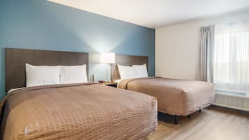 Quarto Económico, 2 camas queen-size, não fumadores | Secretária, secretária adequada para computadores portáteis