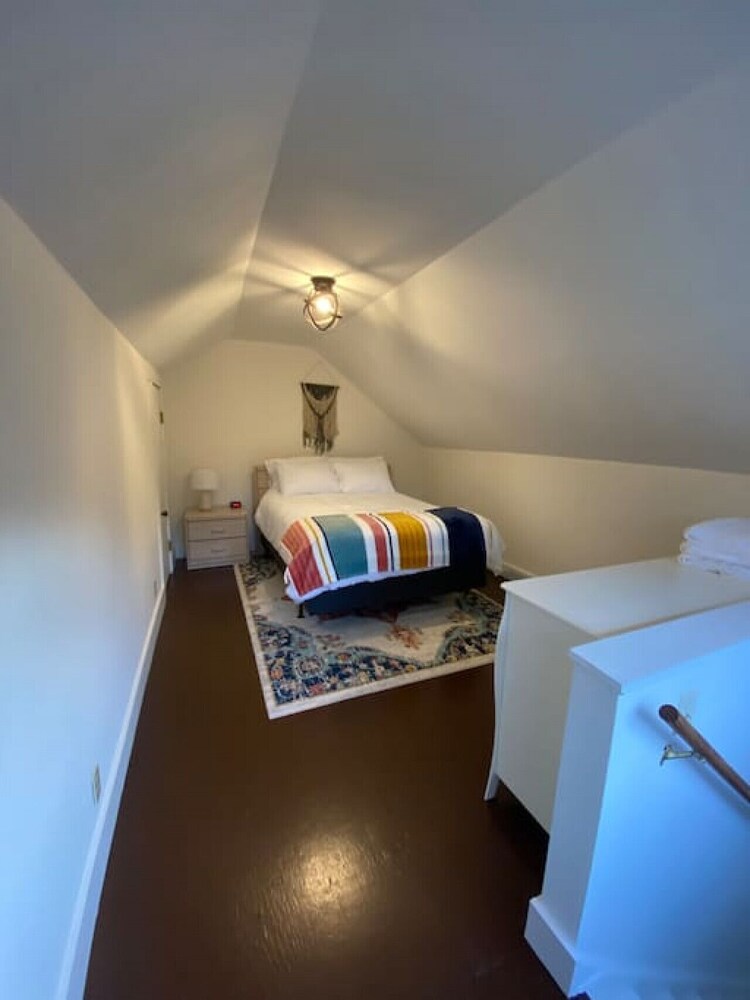 New! Chic Catskills Bungalow Getaway / Hiking/rail Trail - Empire Bay, Monticello