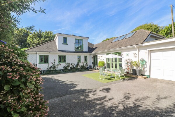 コーナーストーン - ペンザンス