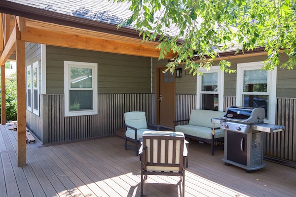 Charming Modern Home With Loft And Outdoor Deck - Lander, WY