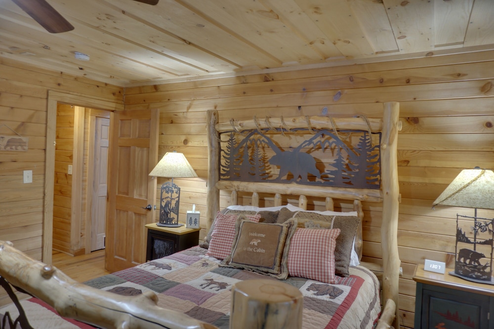 Cozy Cabin With Ada Accessible, Golfing, Hiking,, Beach, Tennis, And More! - Amicalola Falls Campground, Dawsonville