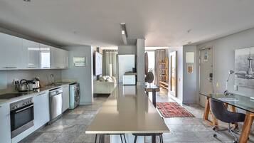 Apartamento (2 Bedrooms) | Cozinha privada | Mesas de jantar