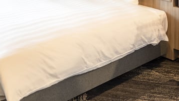 Quarto Standard, 1 cama de casal, não fumadores | Roupa de alta qualidade, cofre no quarto, secretária