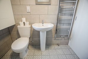 Apartamento, banheiro privativo | Banheiro