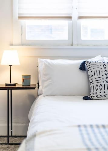 This House Is A 4 Bedroom(s), 3 Bathrooms, Located In Salt Lake City, Ut. - Salt Lake City, UT