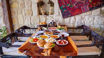 Pequeno-almoço continental diário incluído