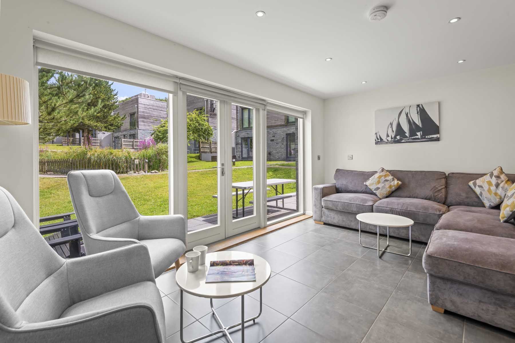 House 8 - Sleeps 8 Guests  In 4 Bedrooms - Looe