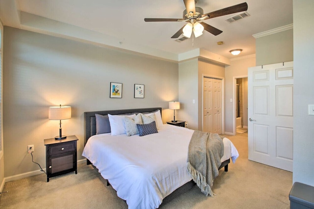 Amazing Lake Views From This Spacious Luxury Condo - Hot Springs, AR