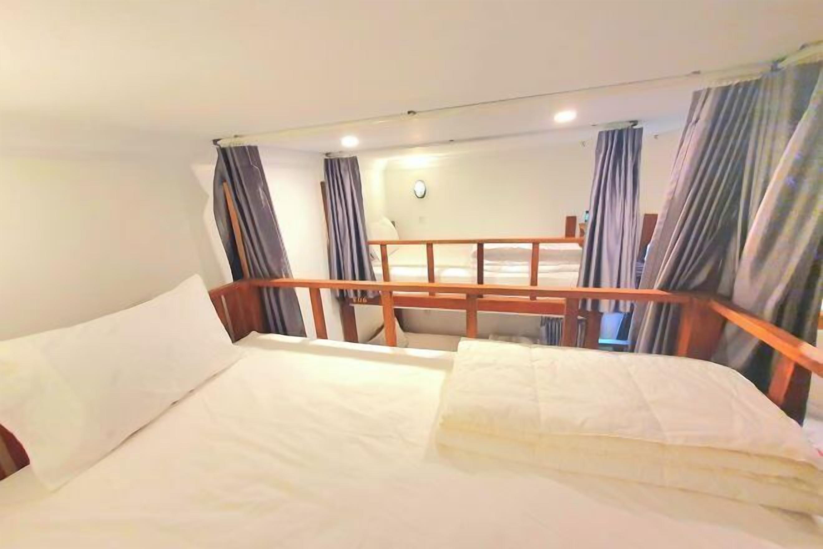 Cofre no quarto, secretária, quartos insonorizados 