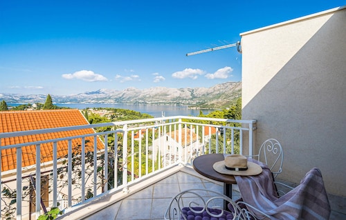 Stunning Apartment In Cavtat With 1 Bedrooms And Wifi - Cavtat