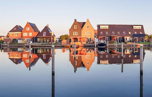 Waterluxe Villa With 5 Bedrooms - オランダ