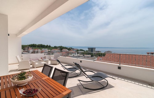 Nice Apartment In Podstrana With 1 Bedrooms And Wifi - Podstrana