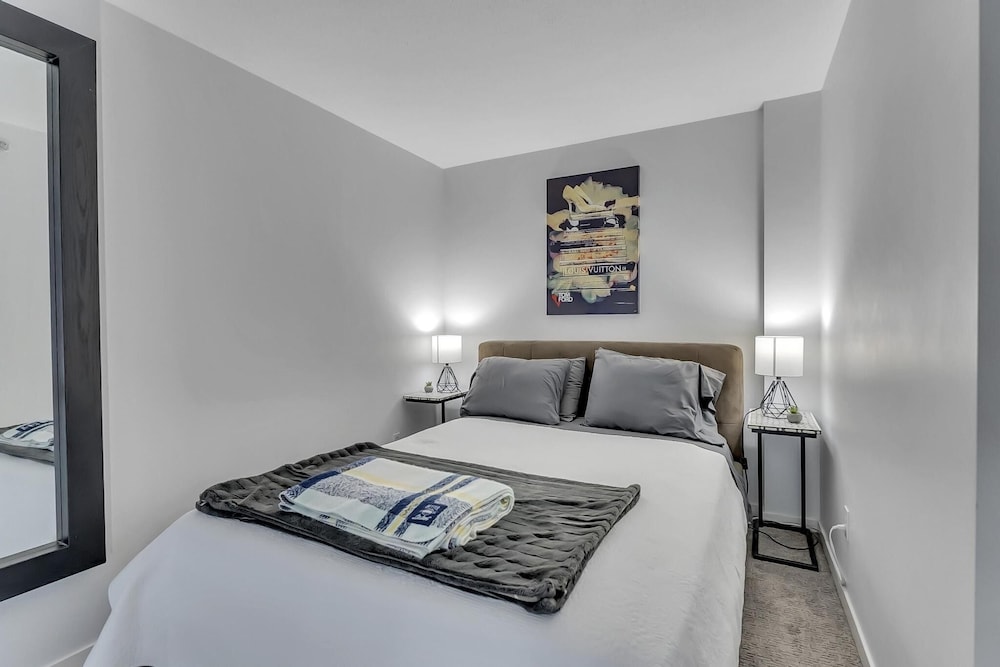 Contemporary Dt Vancouver Loft In The Heart Of The City. Parking Included. - West Vancouver
