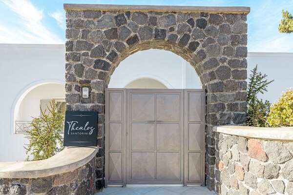 Thealos Santorini - Santorini